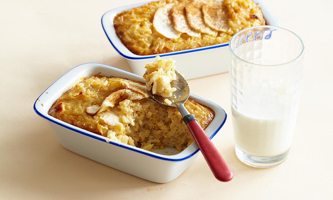 Rižev narastek z jabolki - dišeča klasika otroštva, ki pogreje srce ...