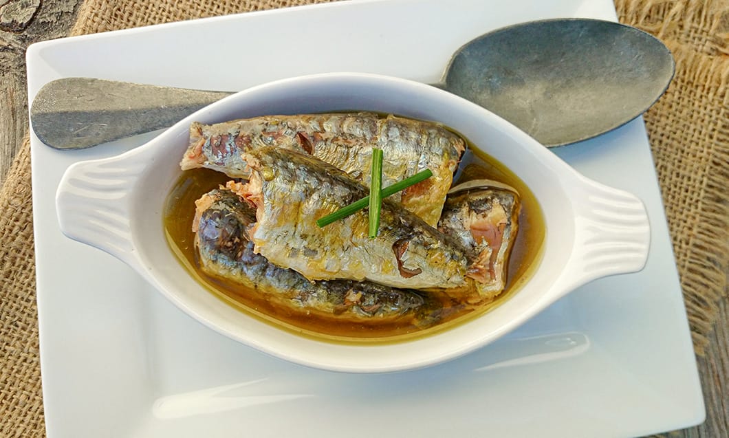 Sardele v vinu - Znam.si