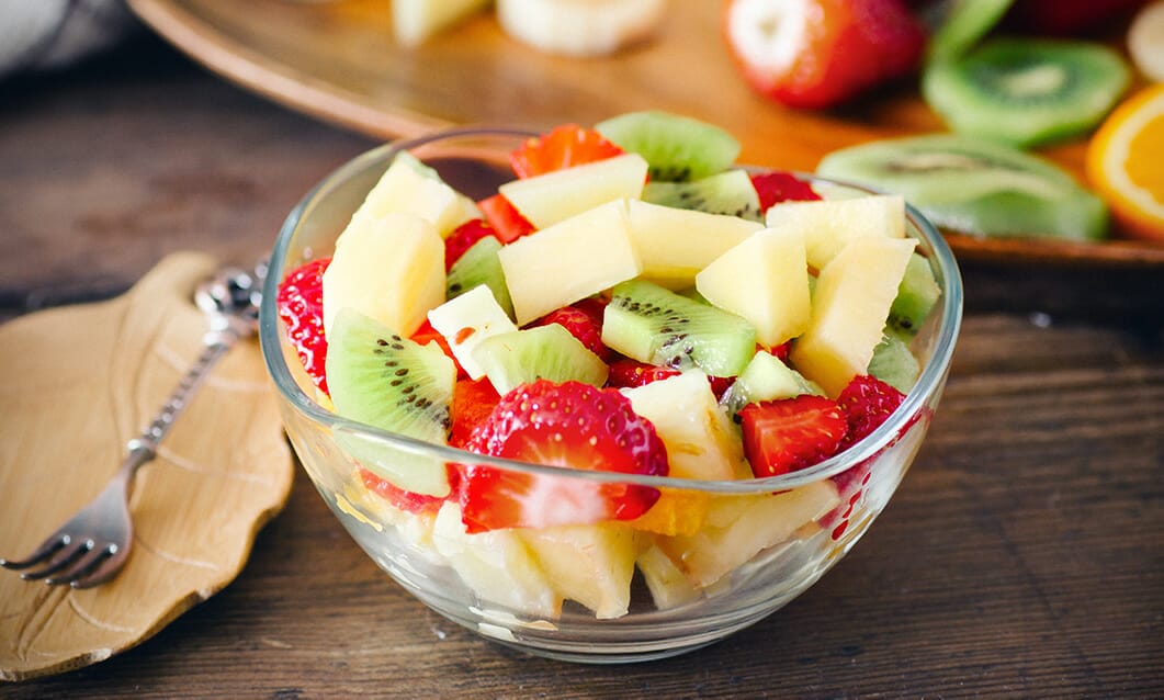 Sadna solata z ingverjem - Znam.si